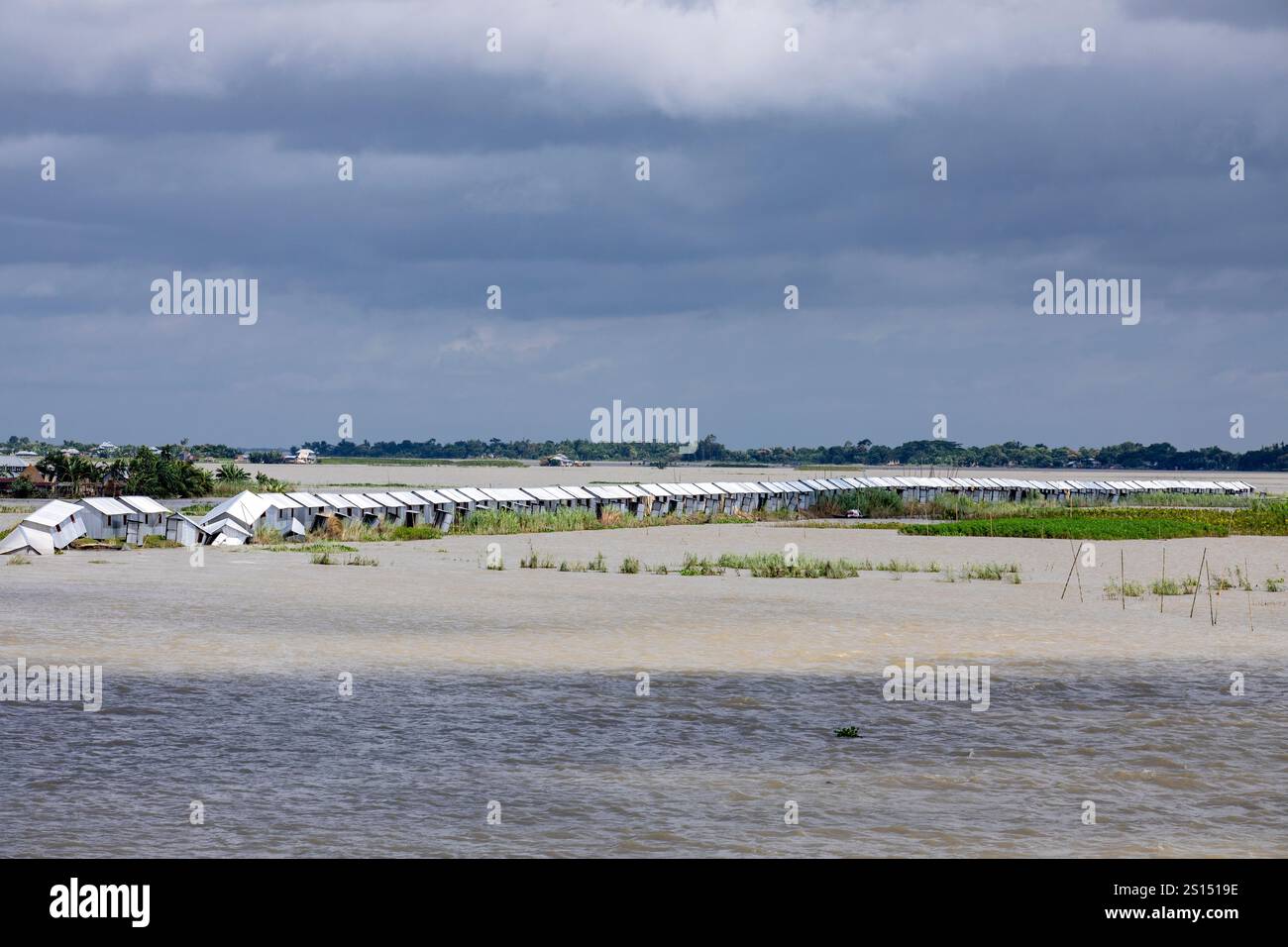 Occupied riverbanks hi-res stock photography and images - Alamy
