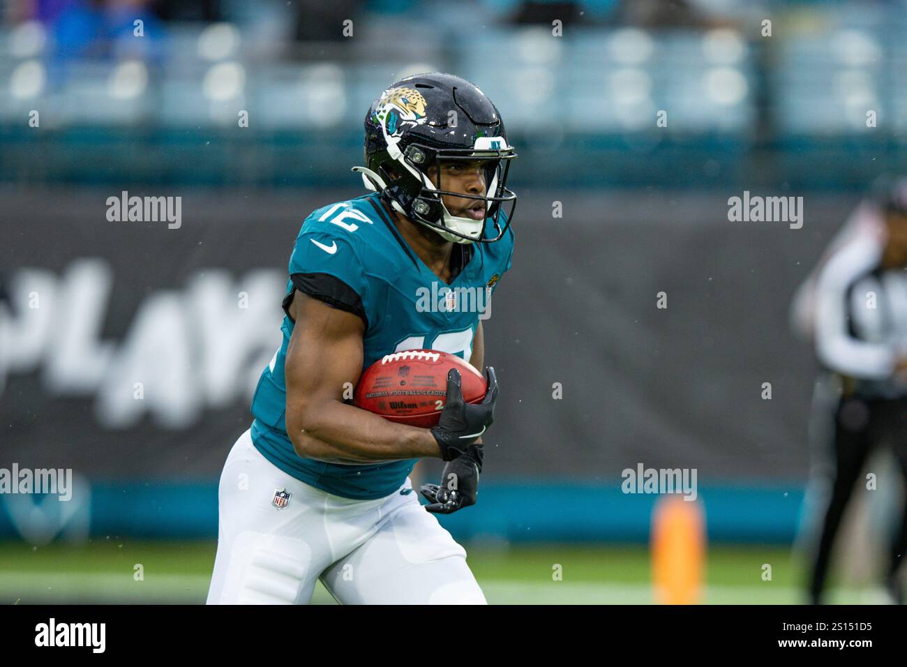 Jacksonville Jaguars wide receiver Devin Duvernay (12) returns a ...