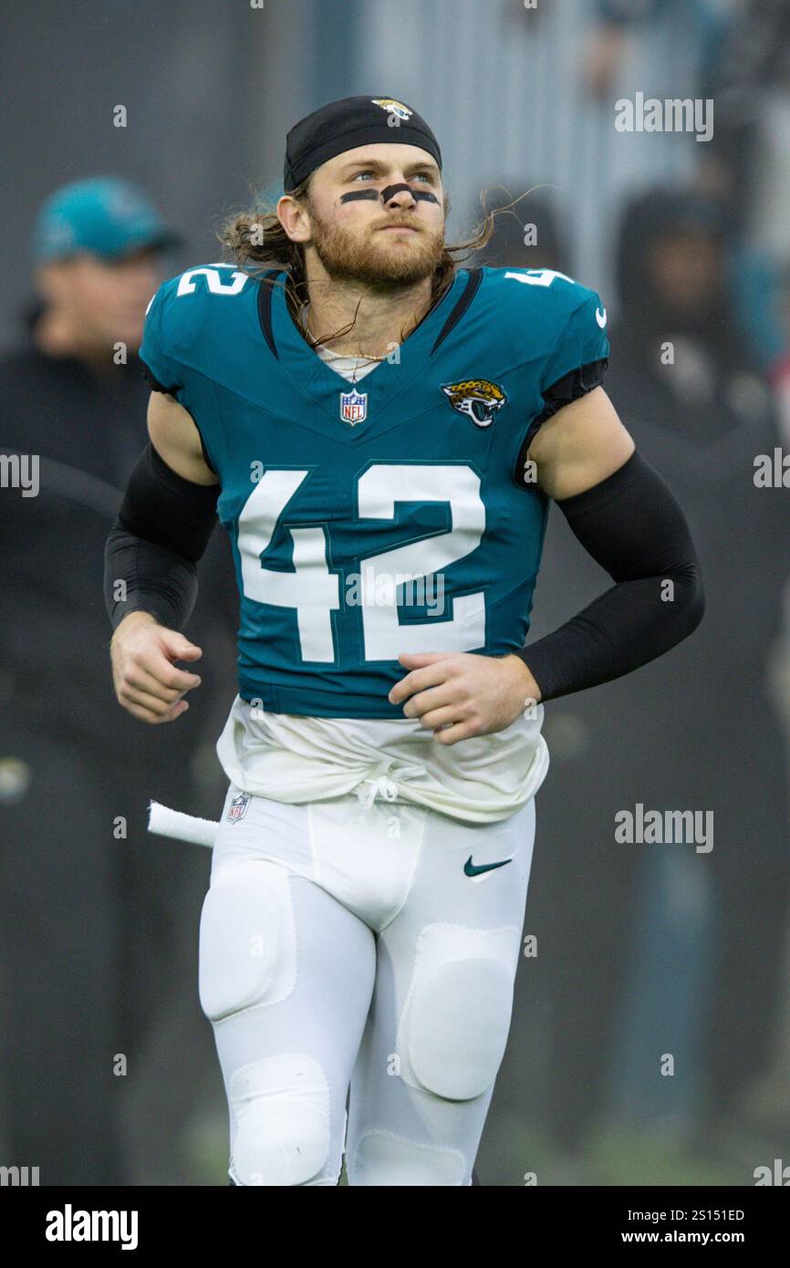 Jacksonville Jaguars safety Andrew Wingard (42) runs onto the field to ...