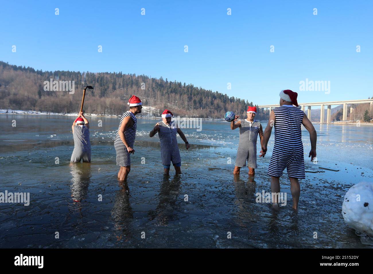 Fuzine, Croatia. 31st Dec, 2024. Opatija Kukali Winter Swimmers took a ...