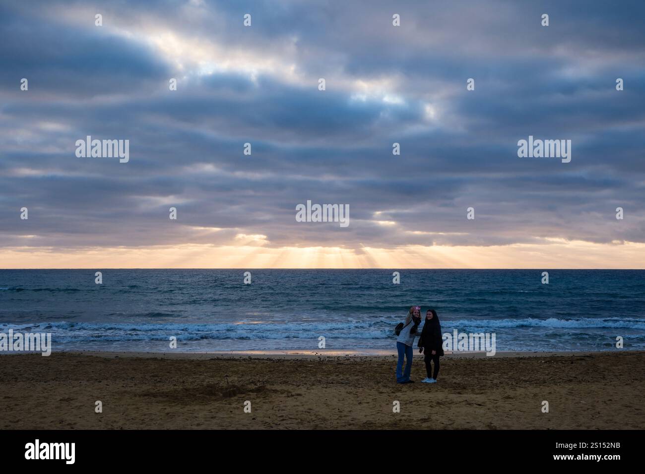 Selfie sunset hi-res stock photography and images - Alamy