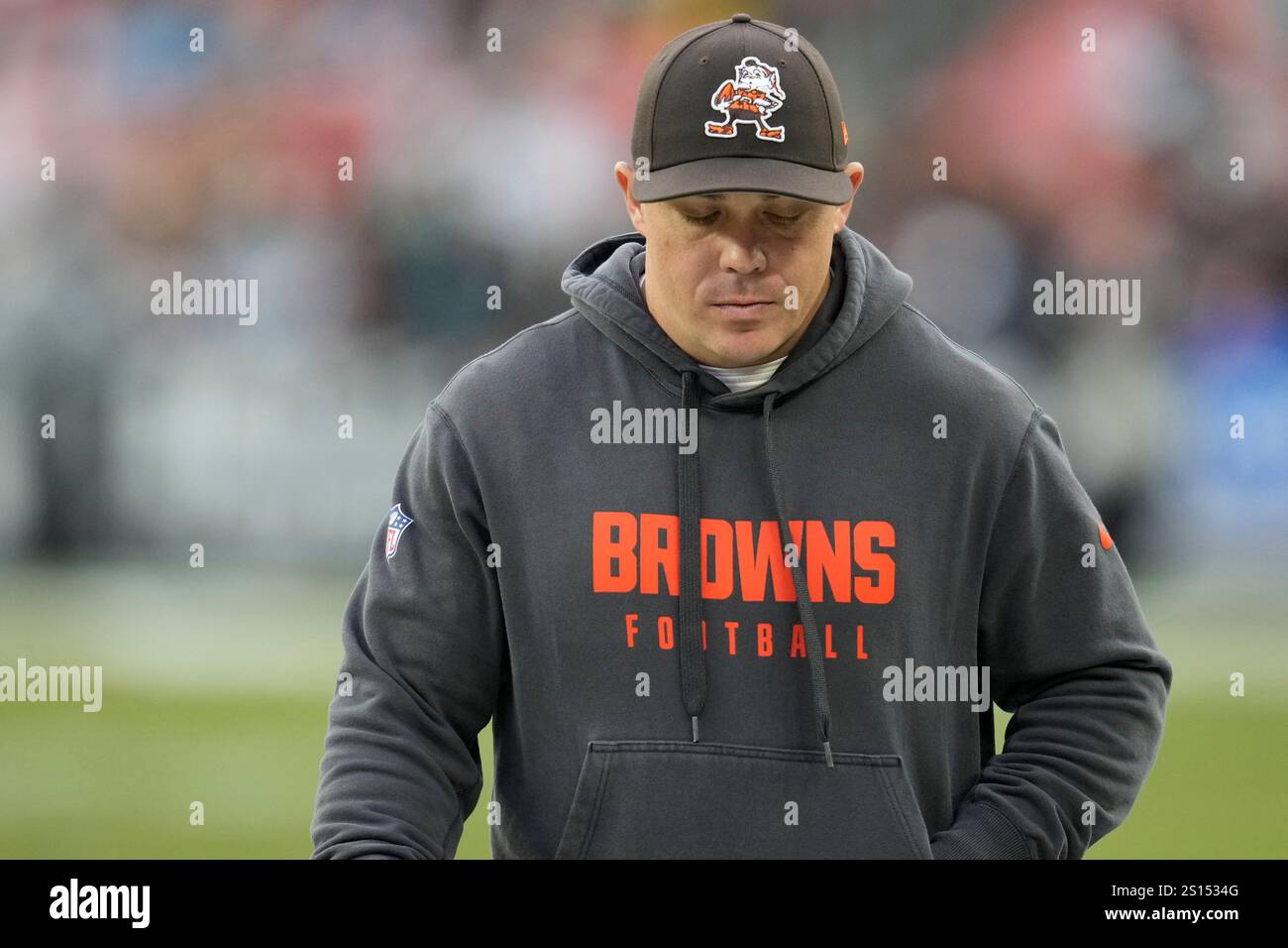 Cleveland Browns special teams coordinator Bubba Ventrone walks on the ...