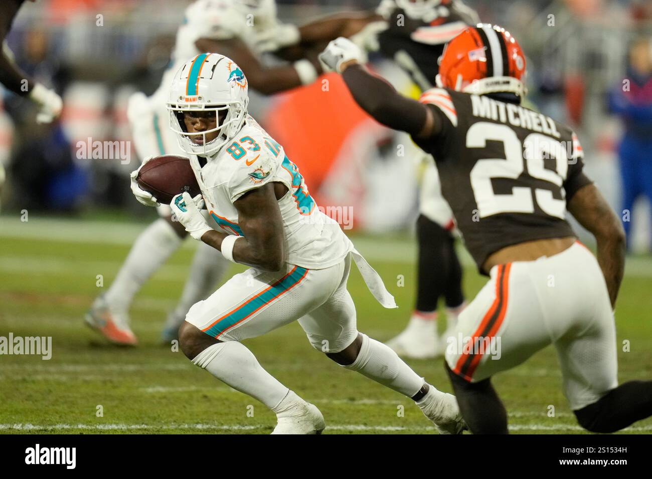 Miami Dolphins wide receiver Malik Washington (83) runs as Cleveland ...
