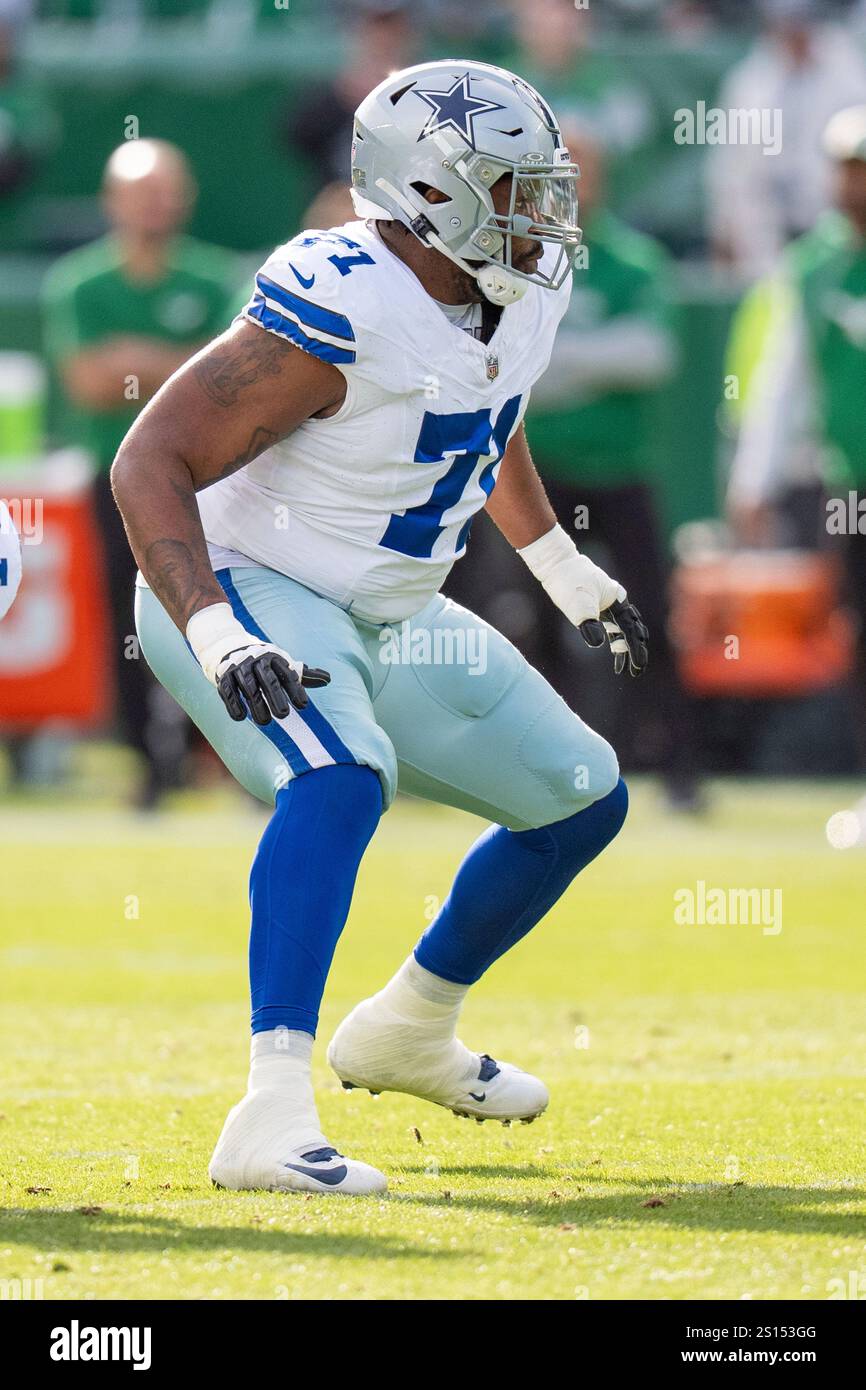Dallas Cowboys guard Chuma Edoga (71) in action during the NFL football game against the ...