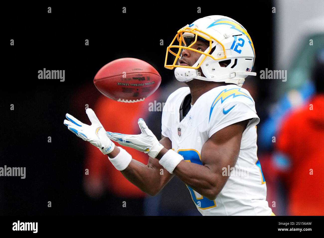 Los Angeles Chargers Derius Davis fields a punt during the first half ...