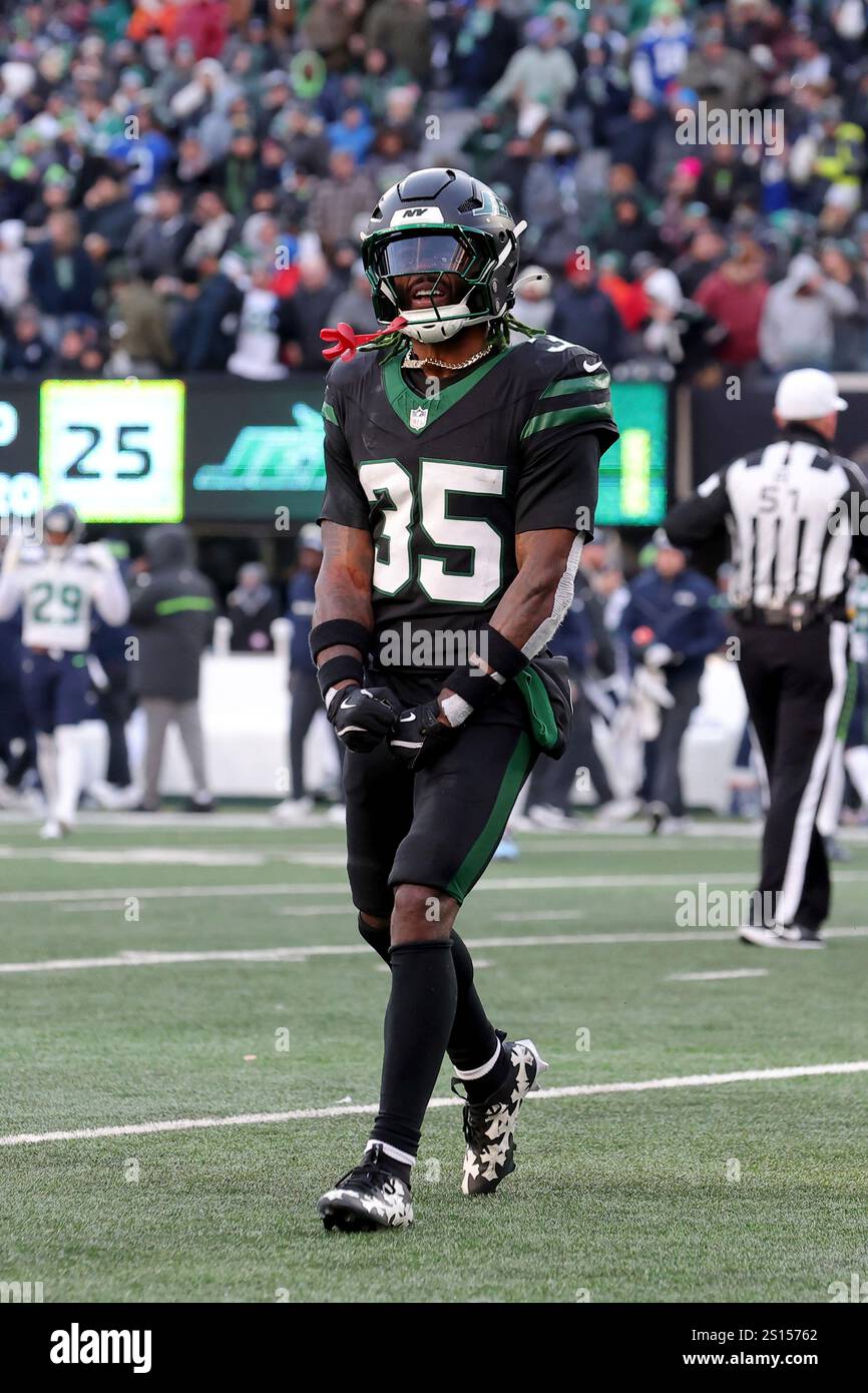 New York Jets safety Jalen Mills (35) in action against the Seattle ...