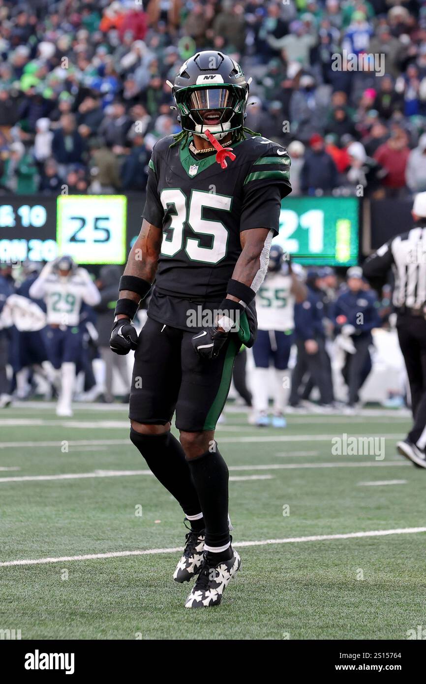 New York Jets safety Jalen Mills (35) in action against the Seattle ...