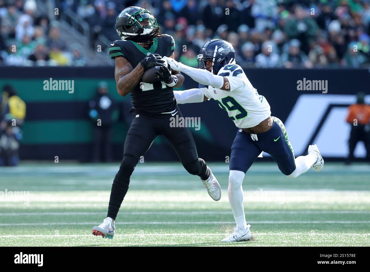 New York Jets wide receiver Davante Adams (17) in action against ...