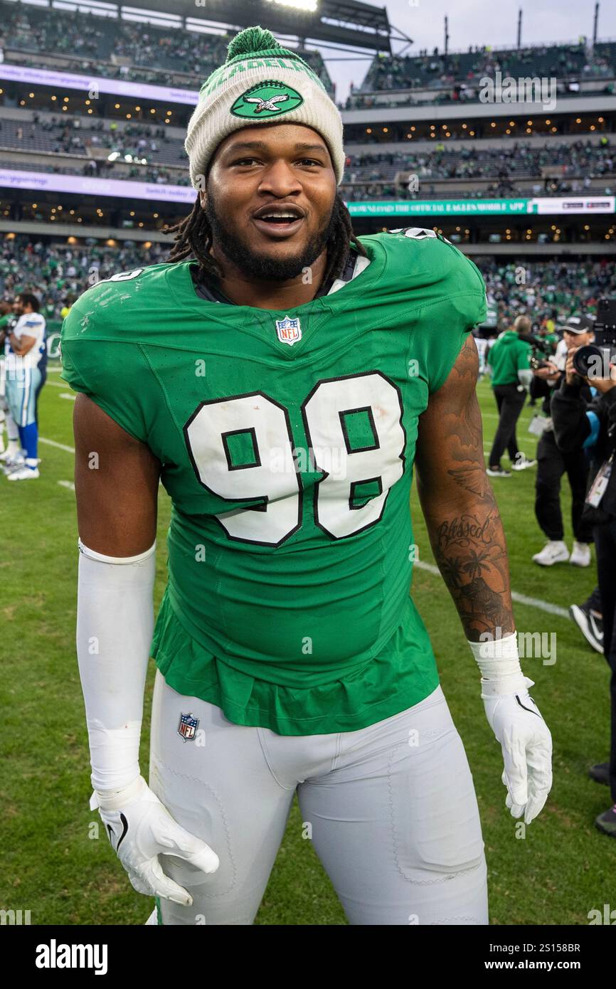 Philadelphia Eagle defensive tackle Jalen Carter (98) looks on ...