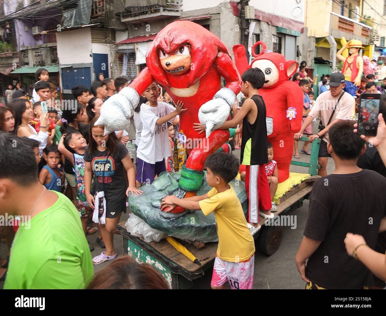 Malabon, Philippines. 31st Dec, 2024. Knuckles the Echidna effigy, is ...
