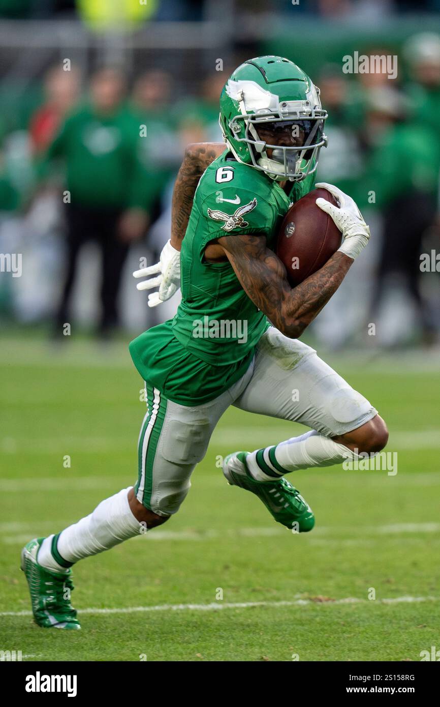 Philadelphia Eagle wide receiver DeVonta Smith (6) in action during the ...