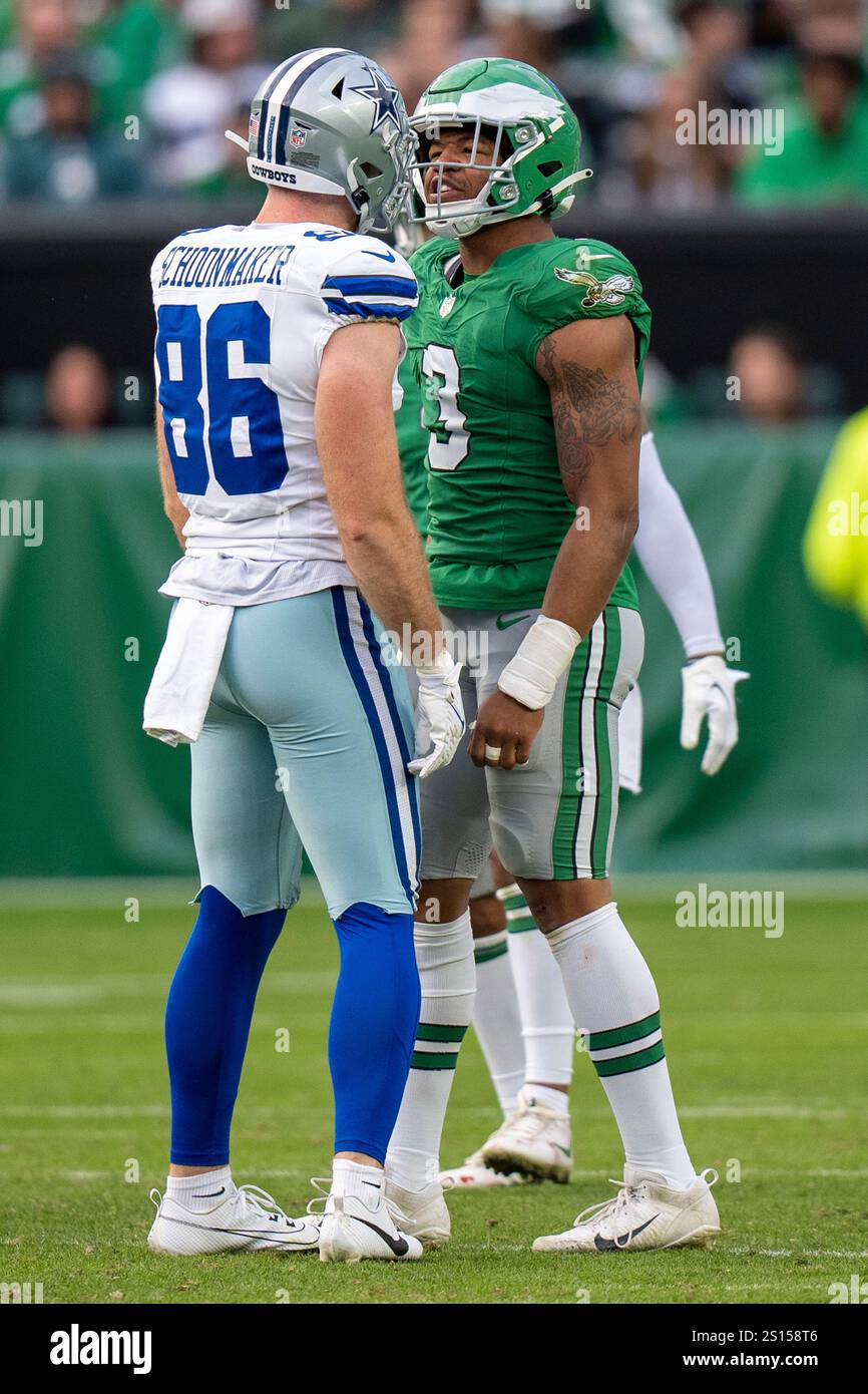 Philadelphia Eagle linebacker Nolan Smith Jr. (3) gets face tot face ...