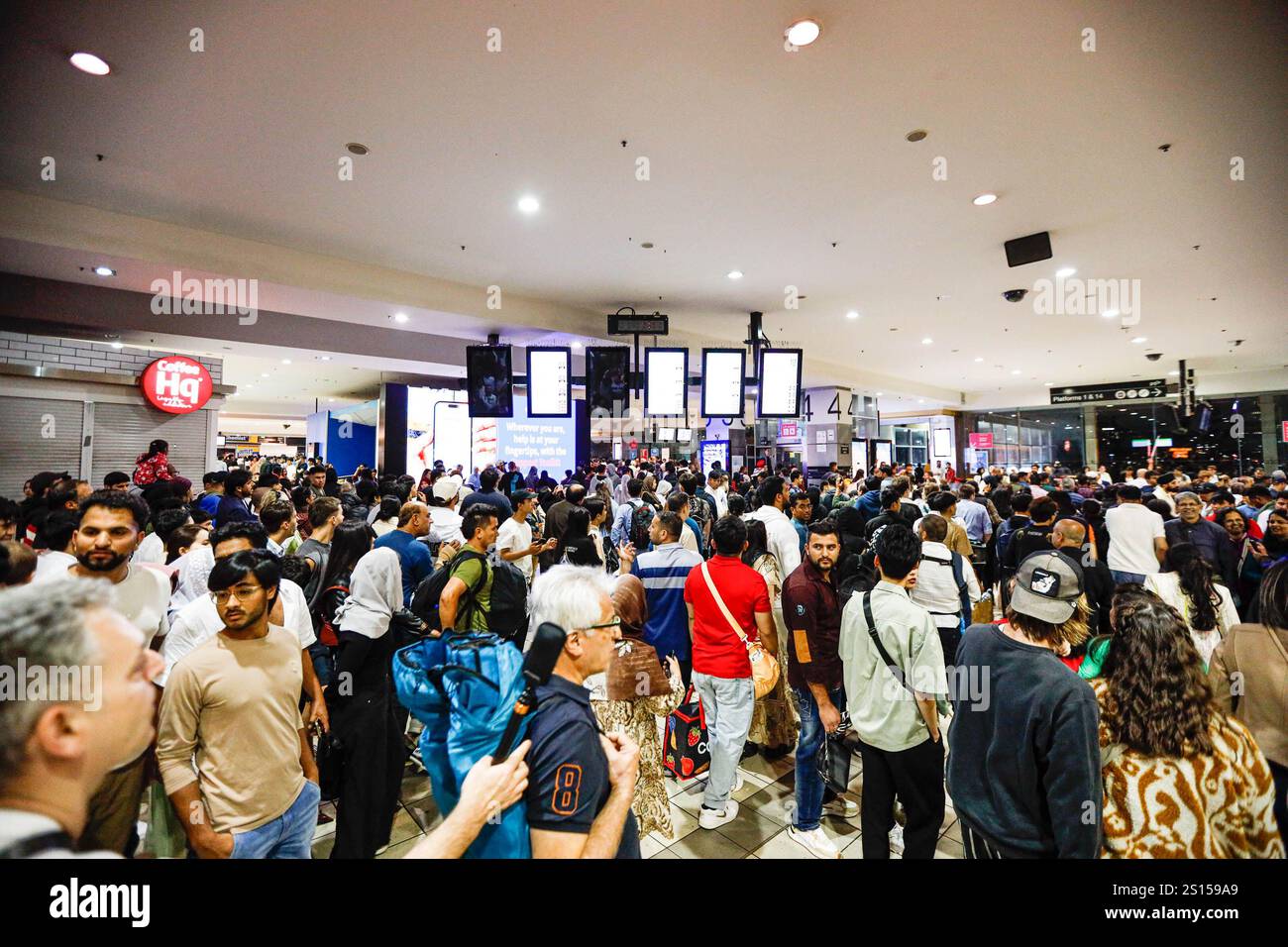 Melbourne, Australia. 01st Jan, 2025. Families and groups of friends ...