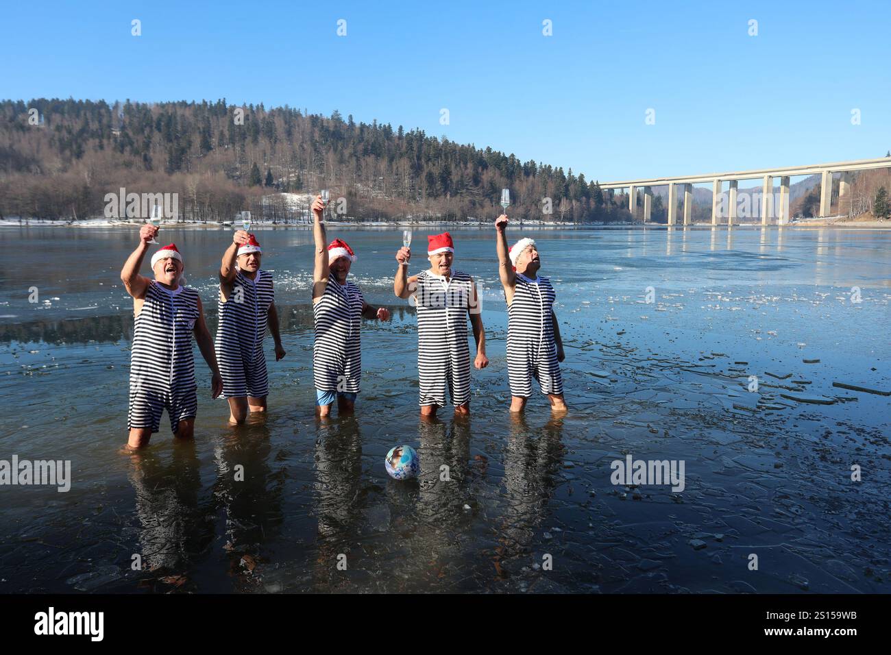 Fuzine, Croatia. 31st Dec, 2024. Opatija Kukali Winter Swimmers took a ...