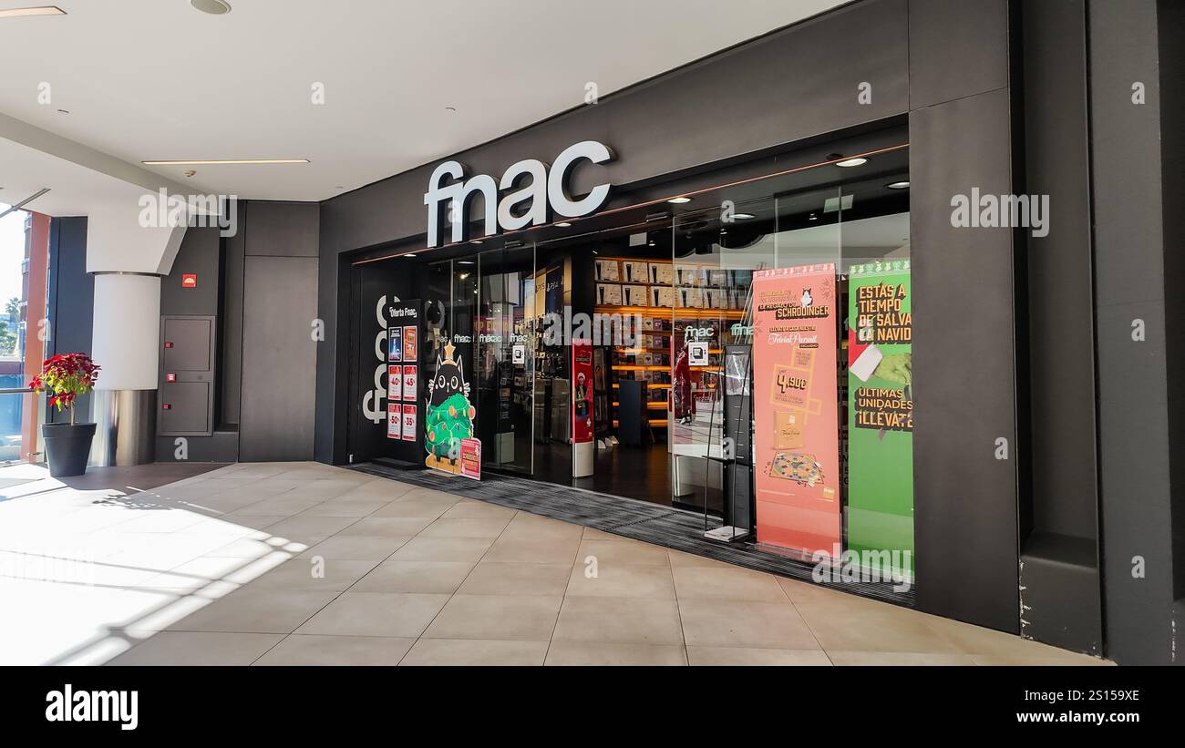 The Fnac store in Seville, located at Centro Comercial Torre Sevilla ...