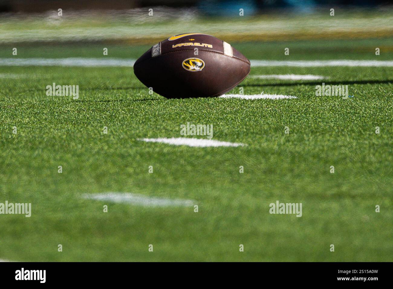 Nashville, Tennessee, USA. 30th Dec, 2024. Missouri Tigers warmup ball ...
