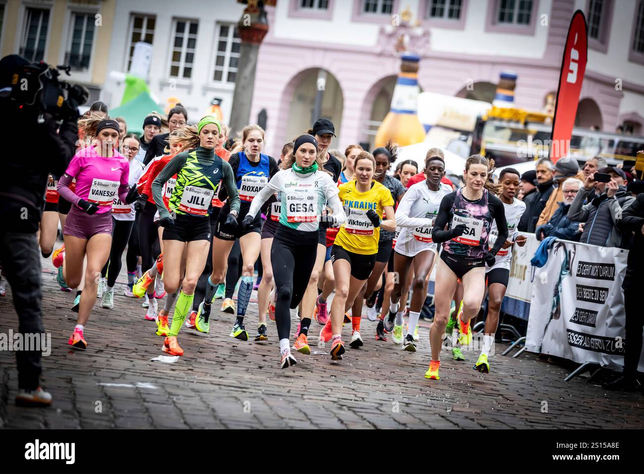 Trier, Deutschland. 31st Dec, 2024. Start frei f?r den Sparkassen Trier ...