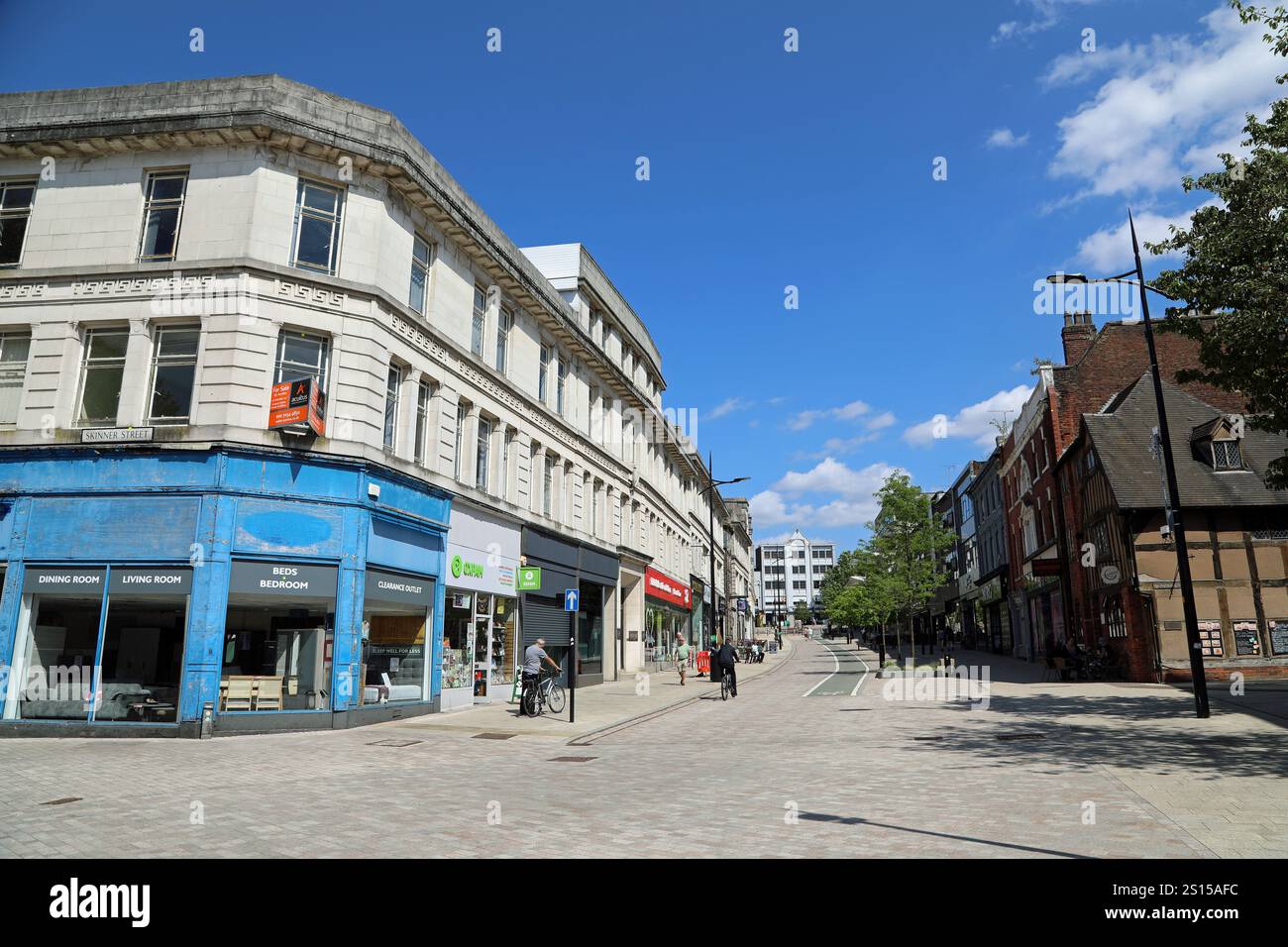 Car free Victoria Street in the city centre of Wolverhampton Stock ...