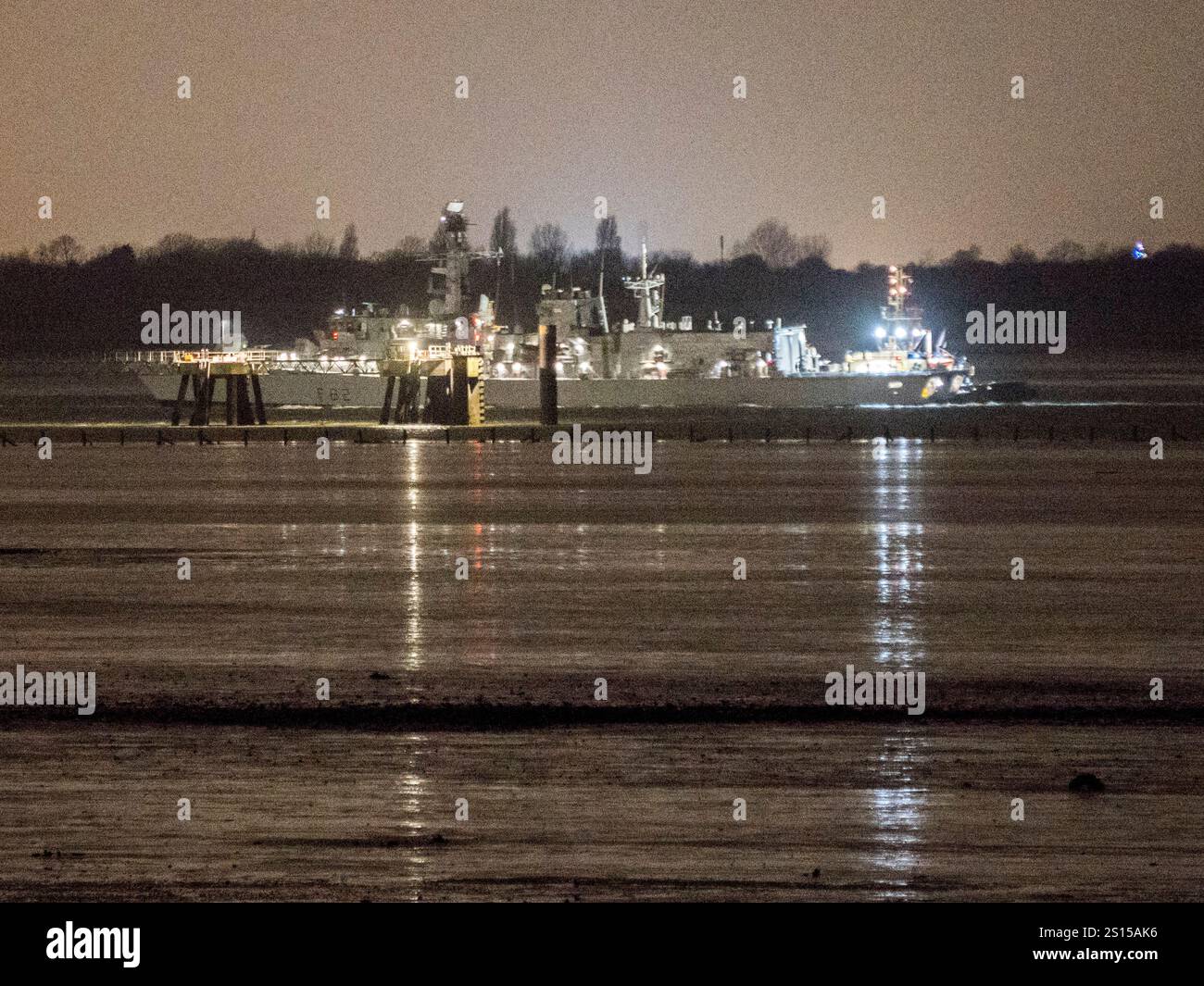 Sheerness, Kent, UK. 31st Dec, 2024. British warship HMS Somerset (F82 ...