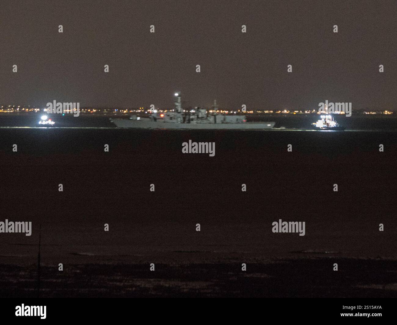 Sheerness, Kent, UK. 31st Dec, 2024. British warship HMS Somerset (F82 ...