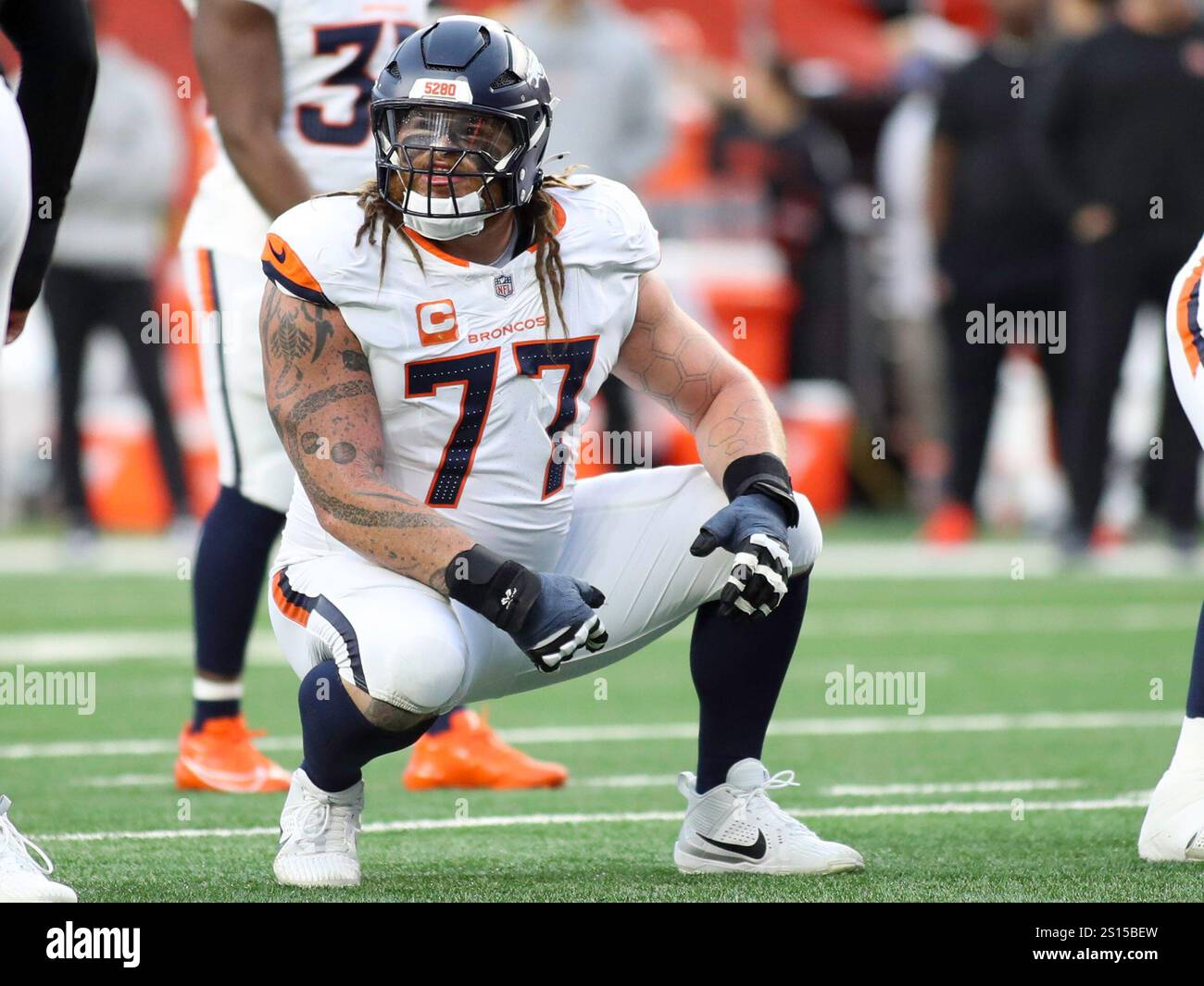 Cincinnati, Ohio, USA. 28th Dec, 2024. Denver Broncos offensive lineman ...