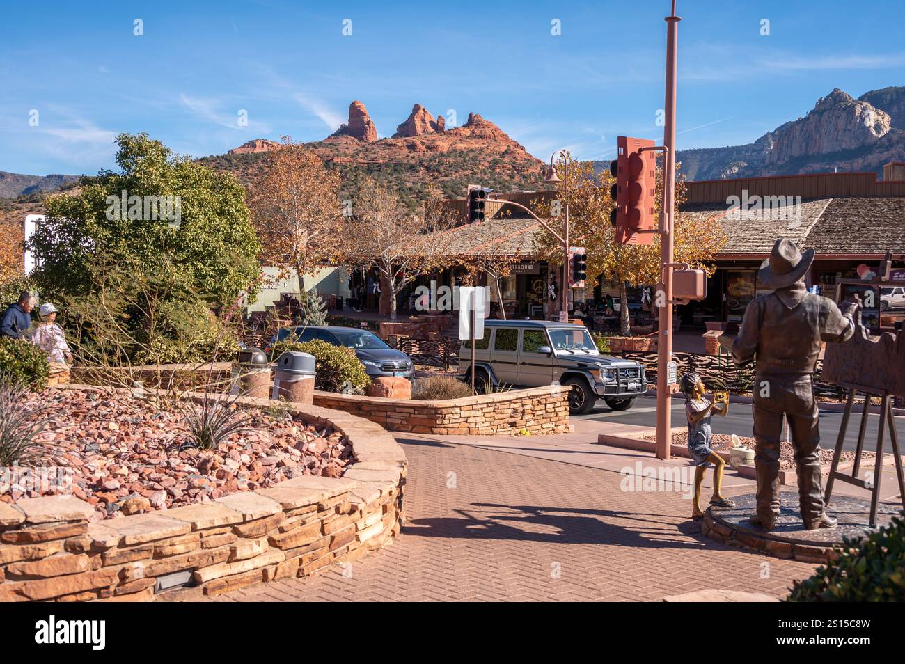 Sedona, United States - December 27, 2024: Busy Main Street in Sedona ...
