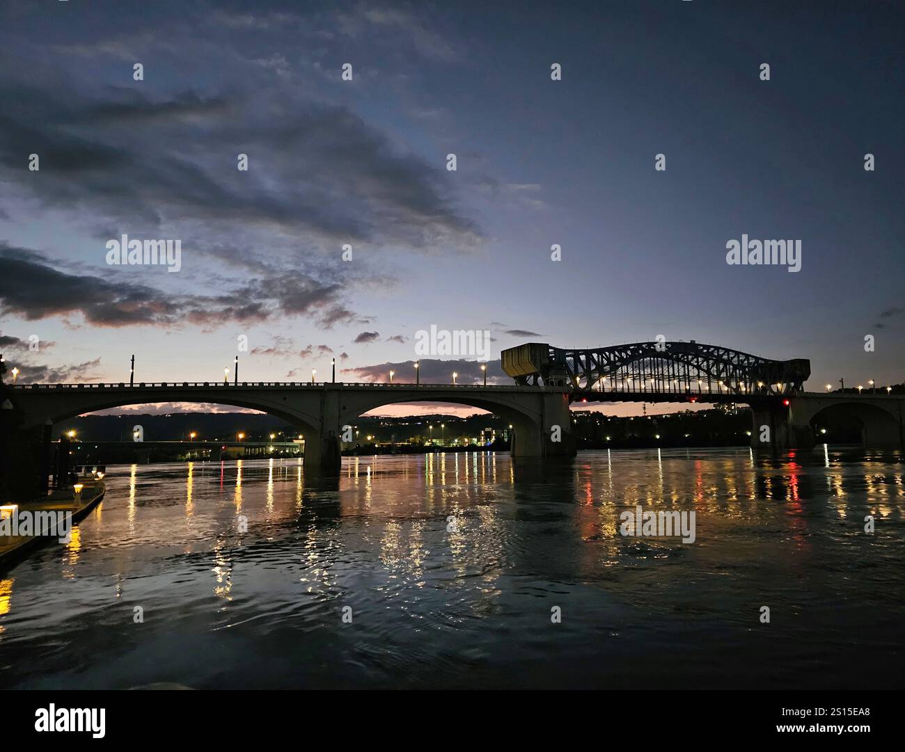 The Tennessee River and downtown Chattanooga at night Stock Photo - Alamy