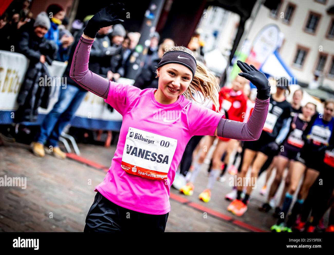 Trier, Deutschland. 31st Dec, 2024. Voller Vorfreude: Vanessa Mikitenko ...