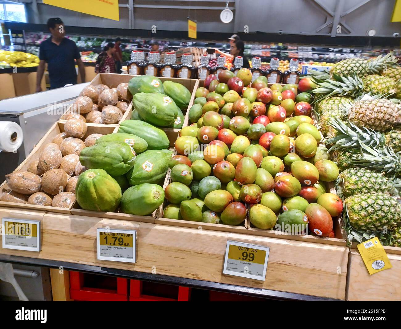 Toronto, On, Canada - August 23, 2024: Indoor view of the produce ...