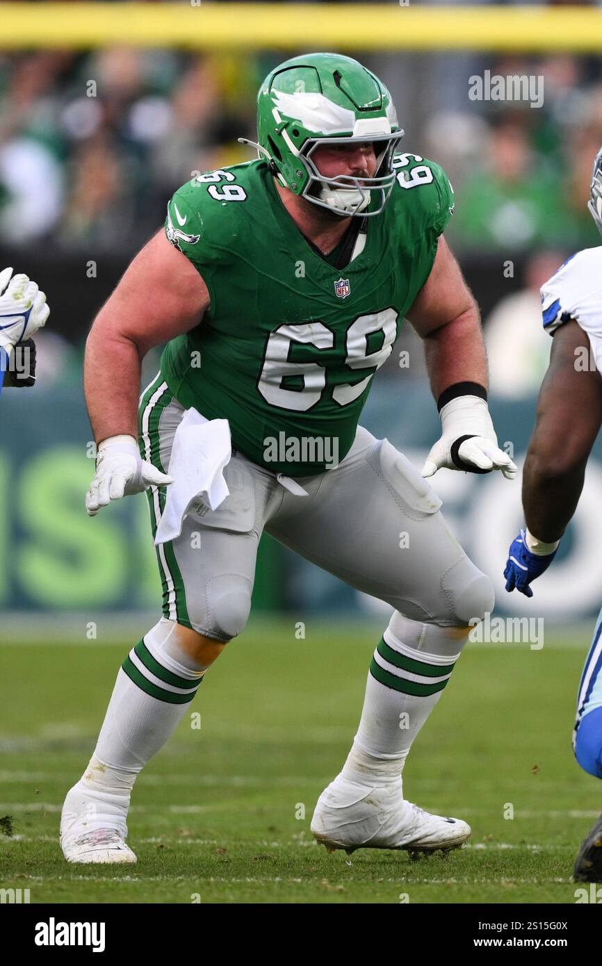 Philadelphia Eagles guard Landon Dickerson (69) in action during the ...