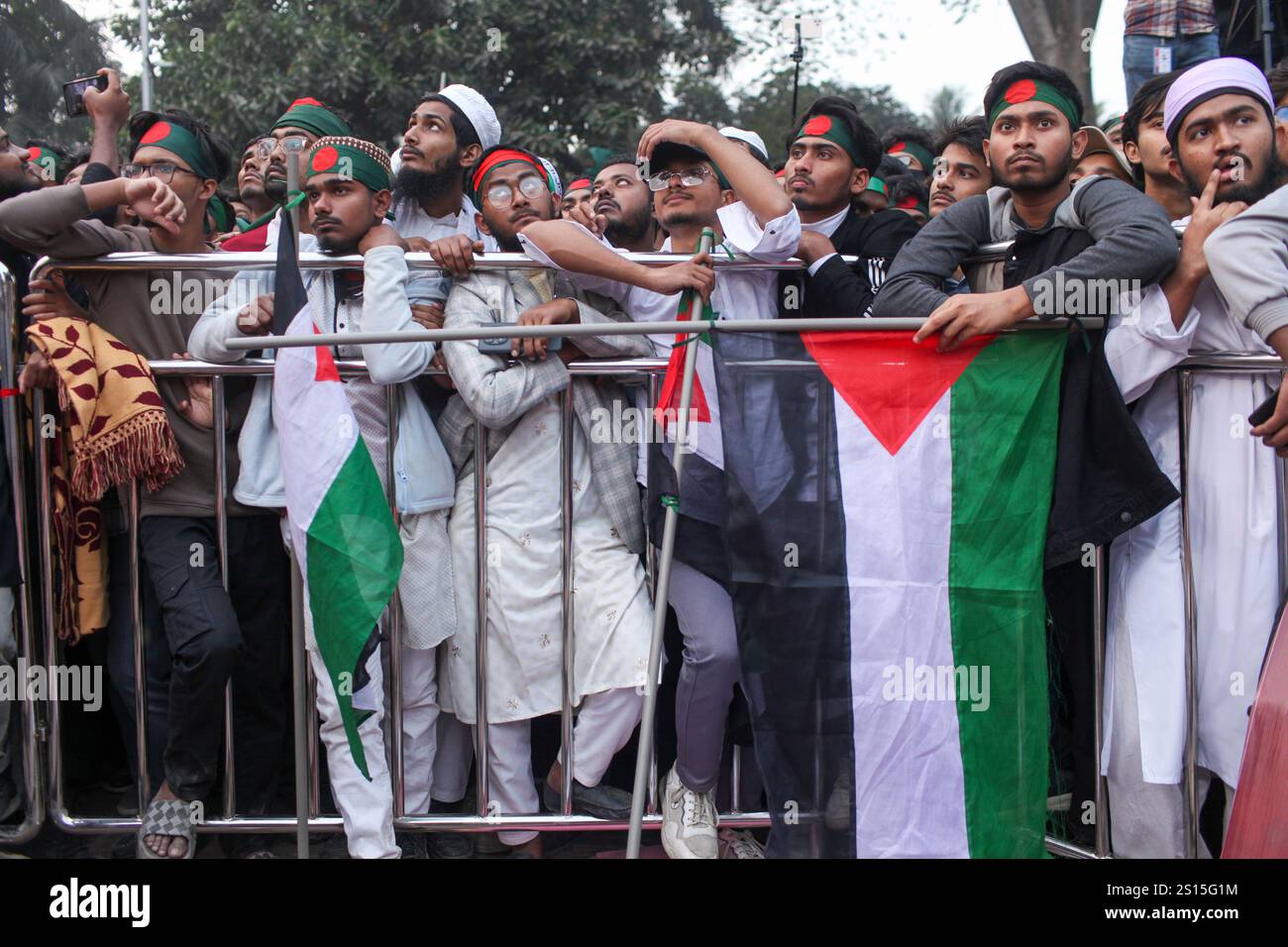 Dhaka, Dhaka, Bangladesh. 31st Dec, 2024. Students and supporters attend the 'March for Unity ...