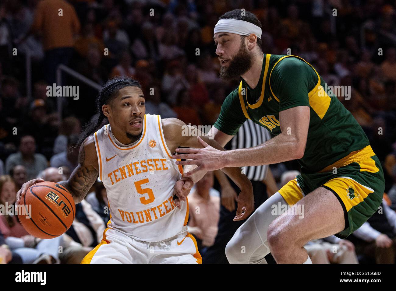 Tennessee guard Zakai Zeigler (5) drives against Norfolk State forward ...