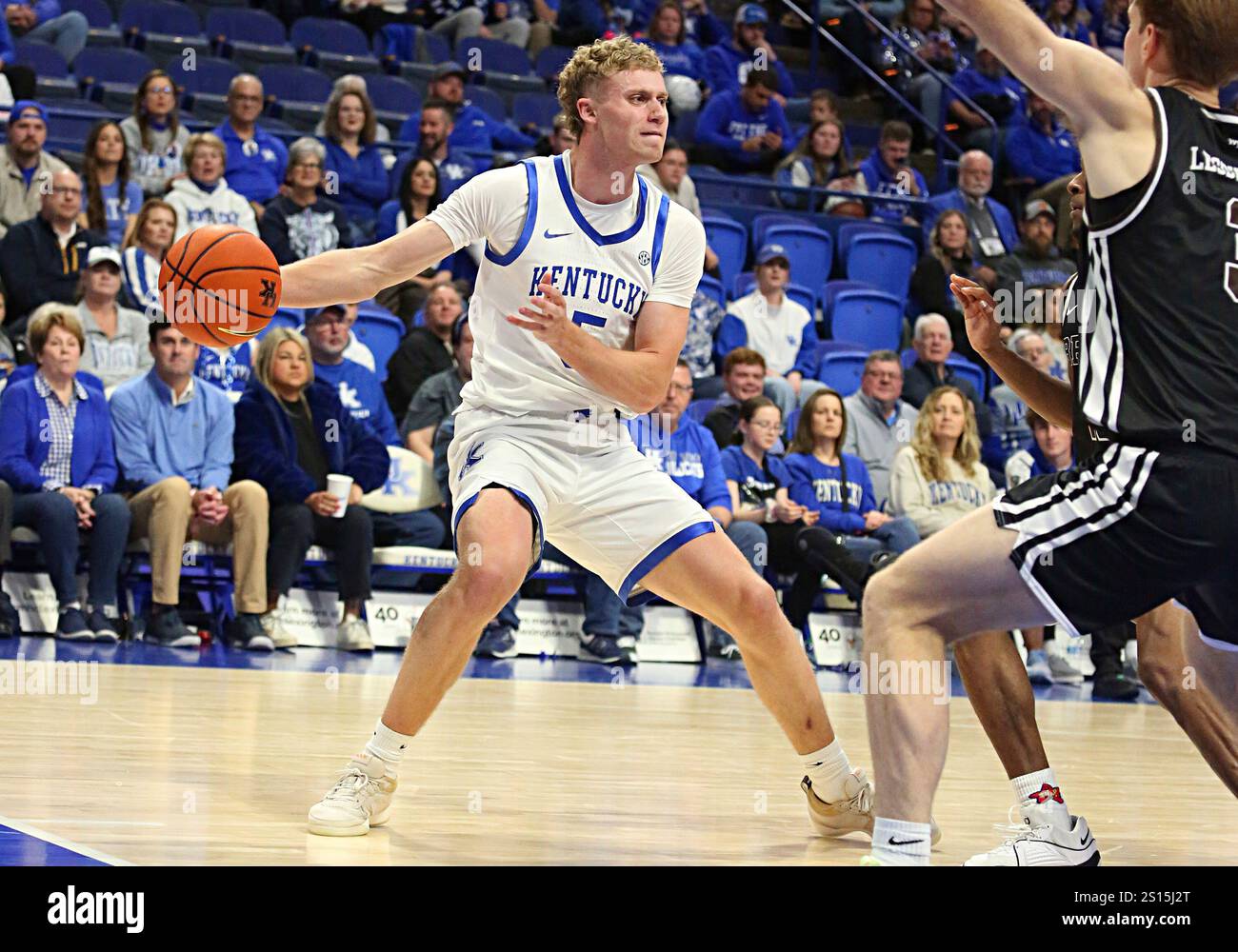 LEXINGTON, KY - DECEMBER 31 - Kentucky Wildcats guard Collin Chandler ...