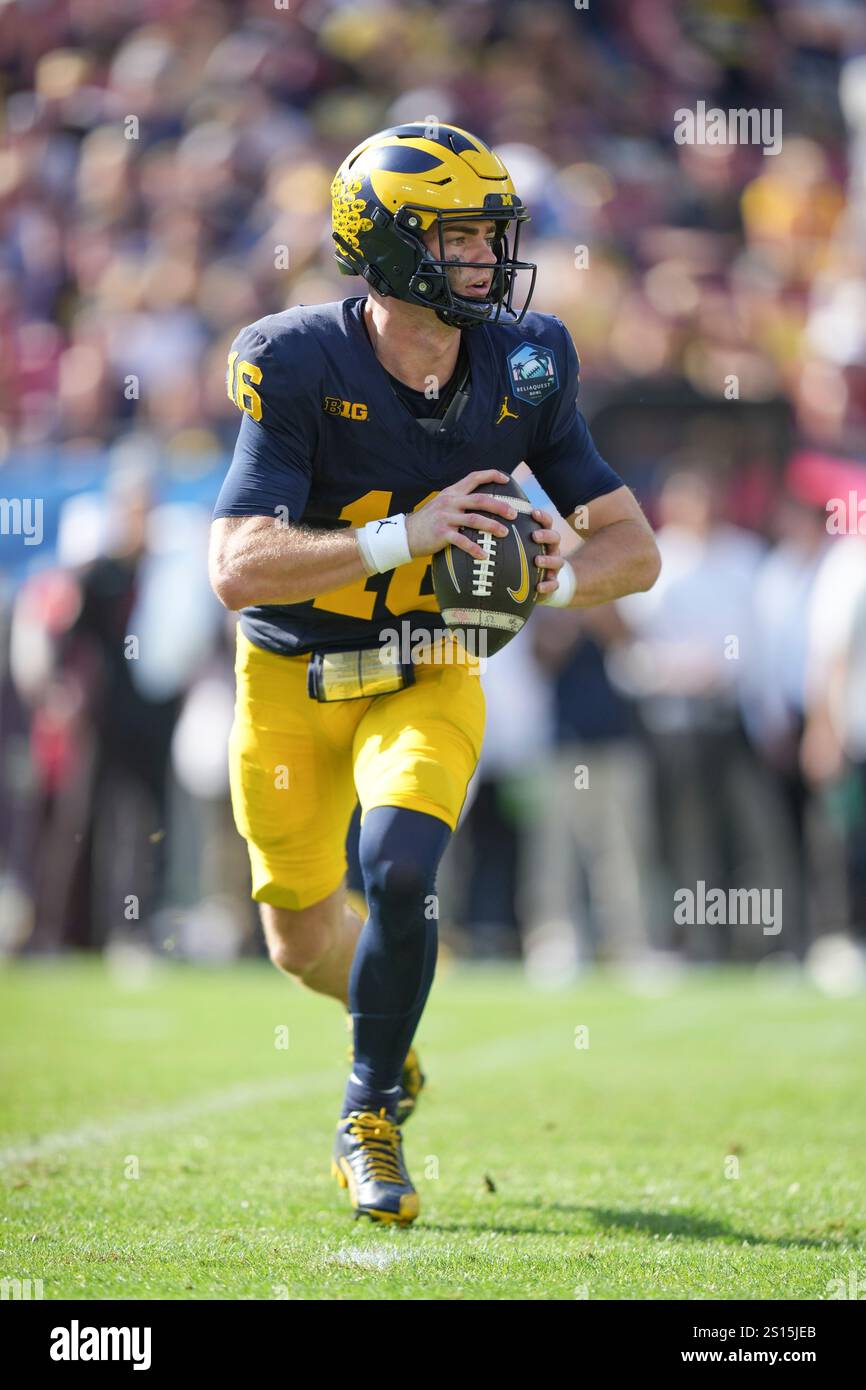 TAMPA, FL - DECEMBER 31: Michigan Wolverines quarterback Davis Warren ...