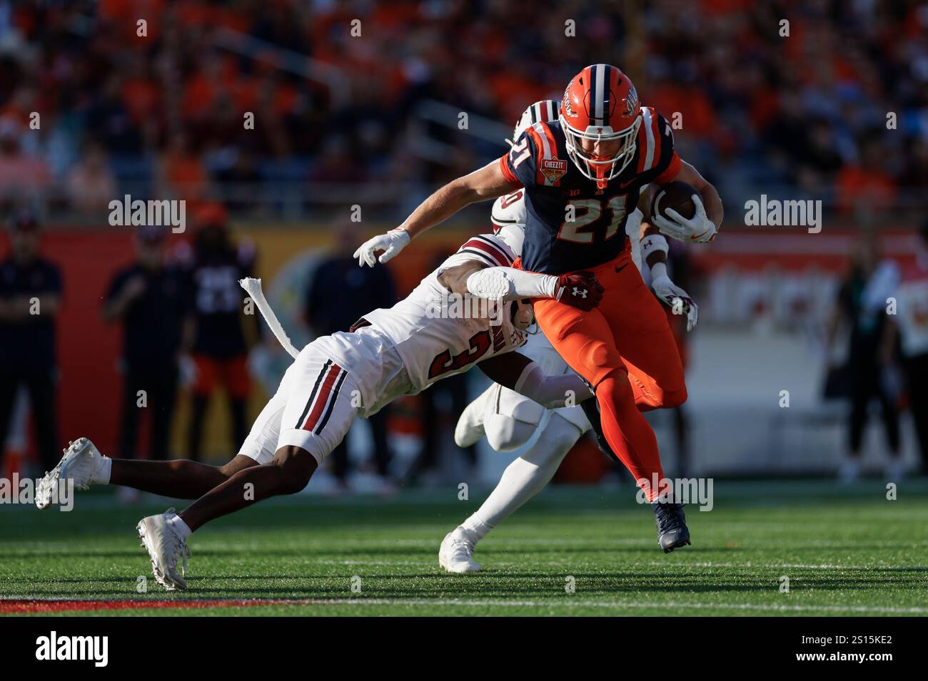 ORLANDO, FL - DECEMBER 31: Illinois Fighting Illini running back Aidan ...