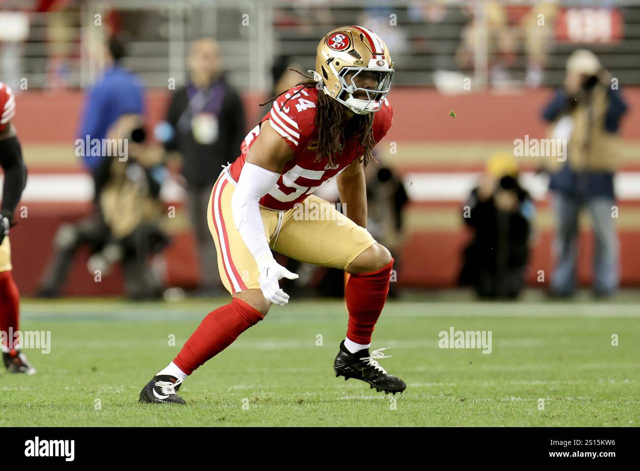 San Francisco 49ers linebacker Fred Warner (54) defends during an NFL ...