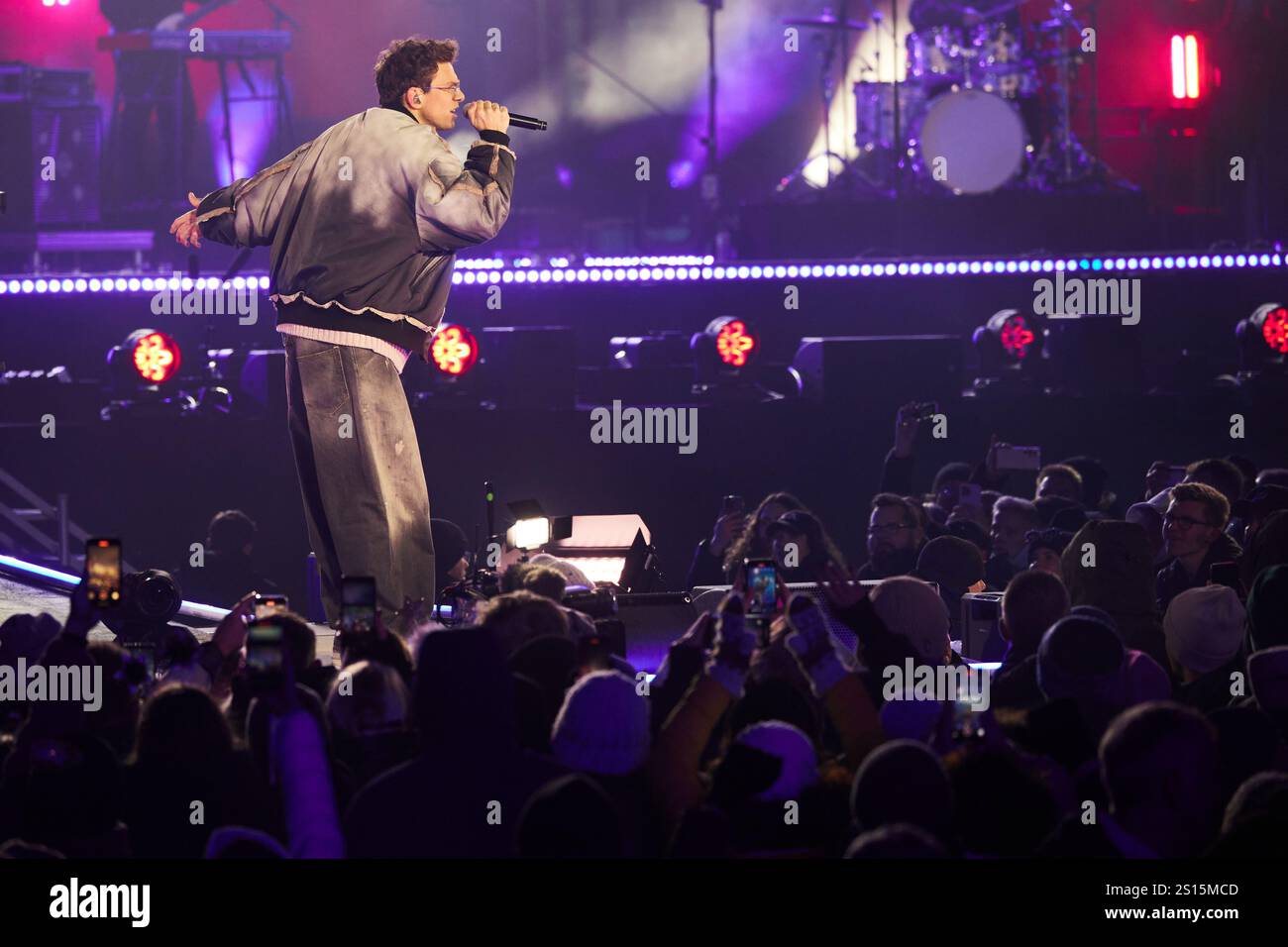 Berlin, Germany. 01st Jan, 2025. The singer Kamrad is on stage at the ...