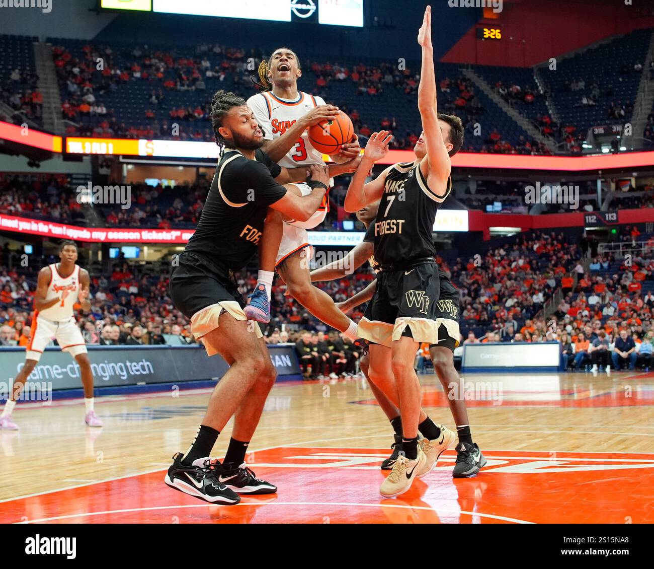 SYRACUSE, NY - DECEMBER 31: Syracuse Orange Guard Lucas Taylor (3 ...