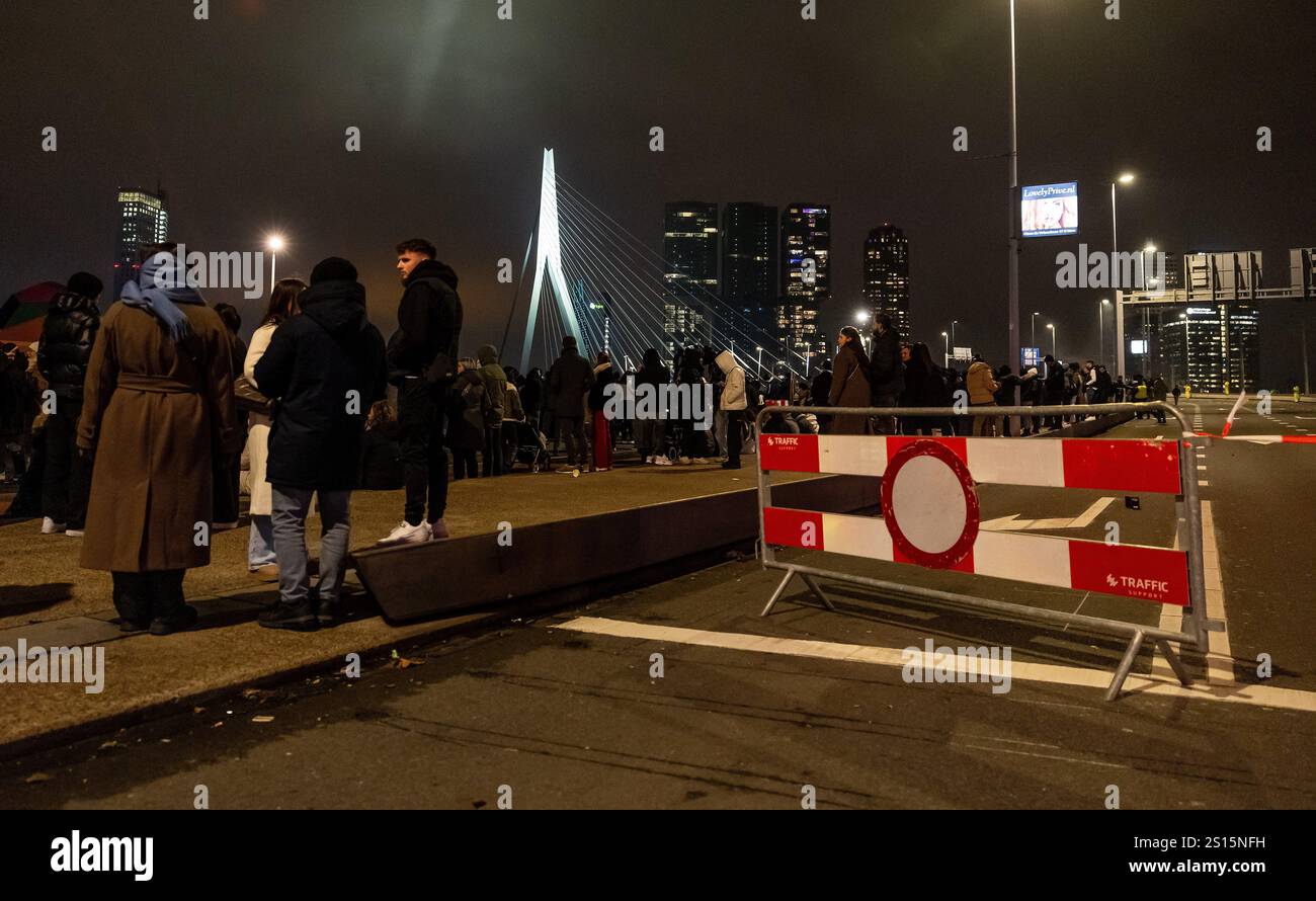 Rotterdam, Netherlands. 31st Dec, 2024. ROTTERDAM -Fences on the ...