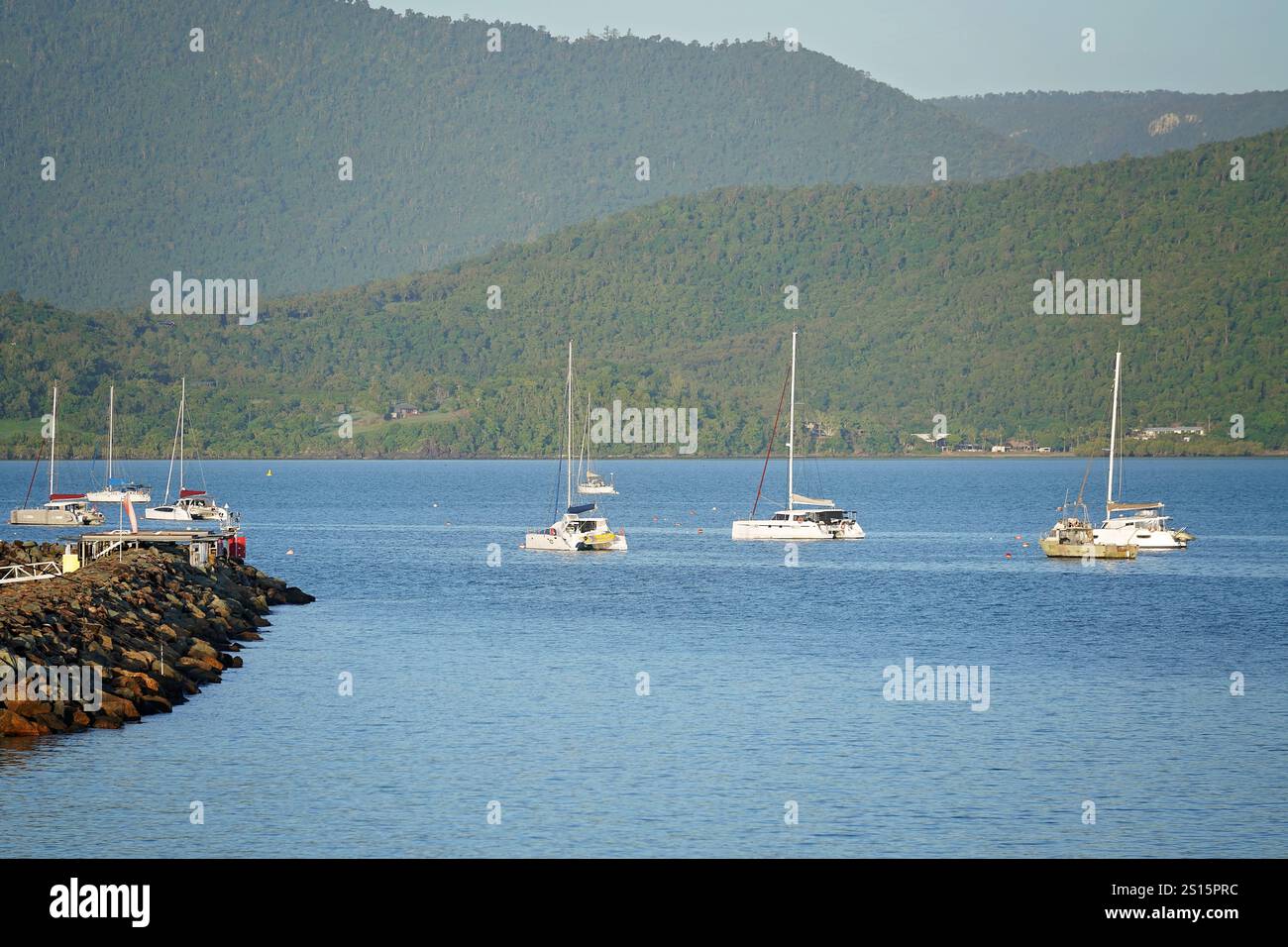 Yachts at anchor off shore airlie Beach, Queensland, Australia Stock ...