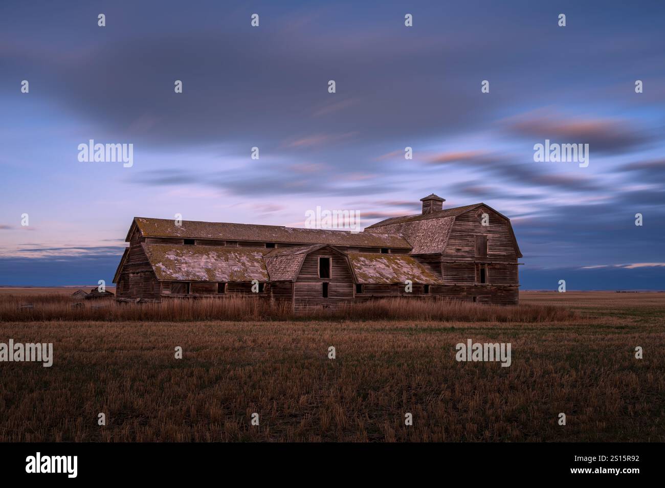 Abandoned farm buildings in rural Alberta Stock Photo - Alamy