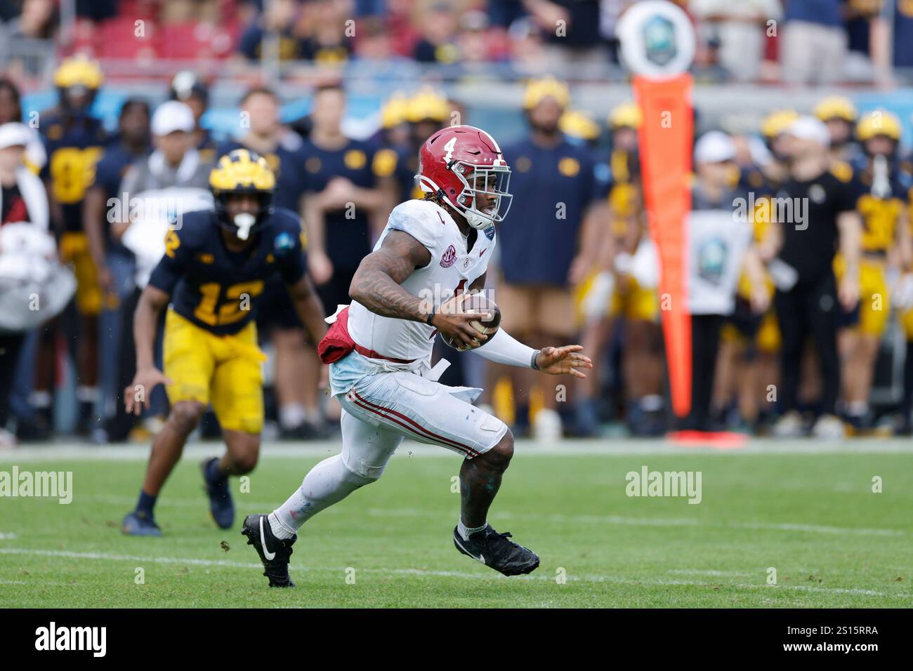 TAMPA, FL - DECEMBER 31: Alabama Crimson Tide quarterback Jalen Milroe ...