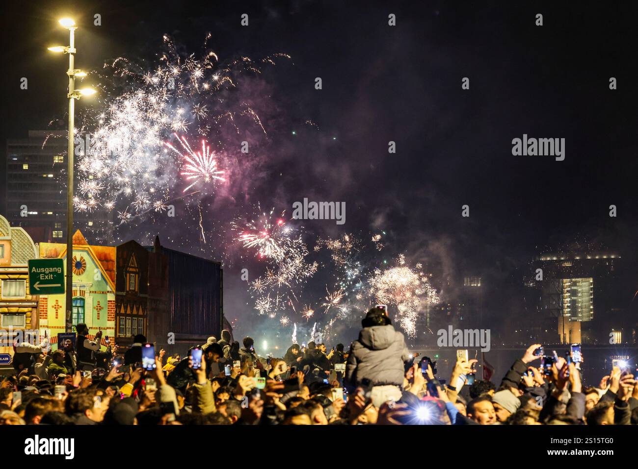 Duesseldorf, Germany. 01st Jan, 2025. New Year's Eve in Düsseldorf, New ...