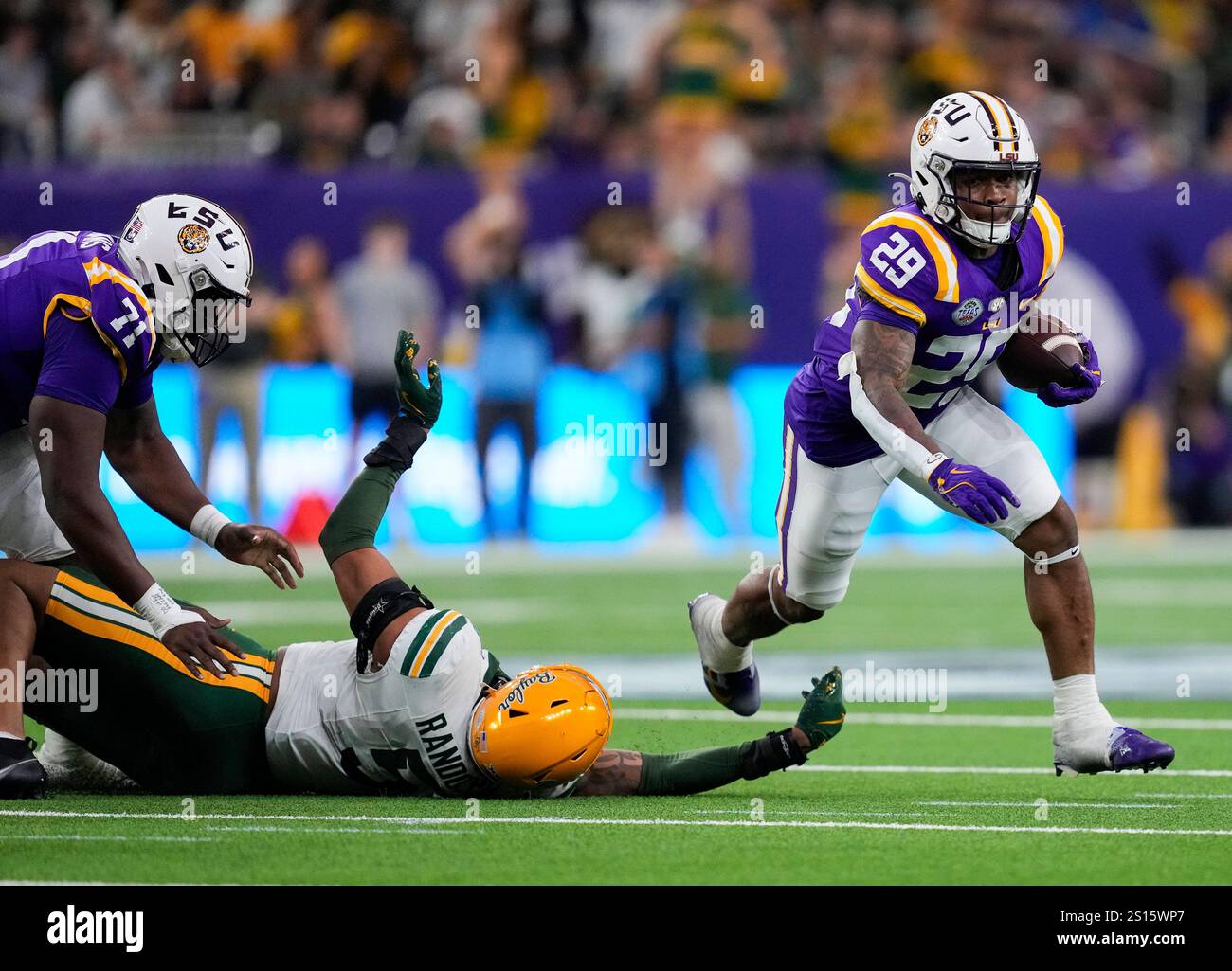 LSU running back Caden Durham (29) runs the ball during the second half ...