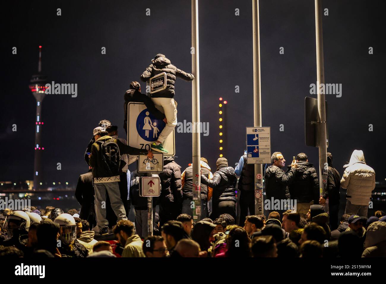 Duesseldorf, Germany. 31st Dec, 2024. New Year's Eve in Düsseldorf ...