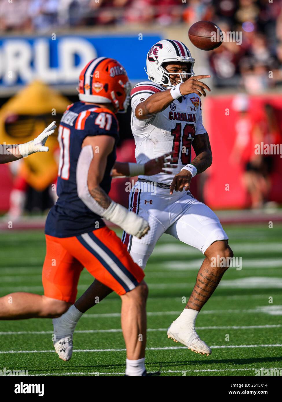 Orlando, FL, USA. 31st Dec, 2024. South Carolina Gamecocks quarterback ...
