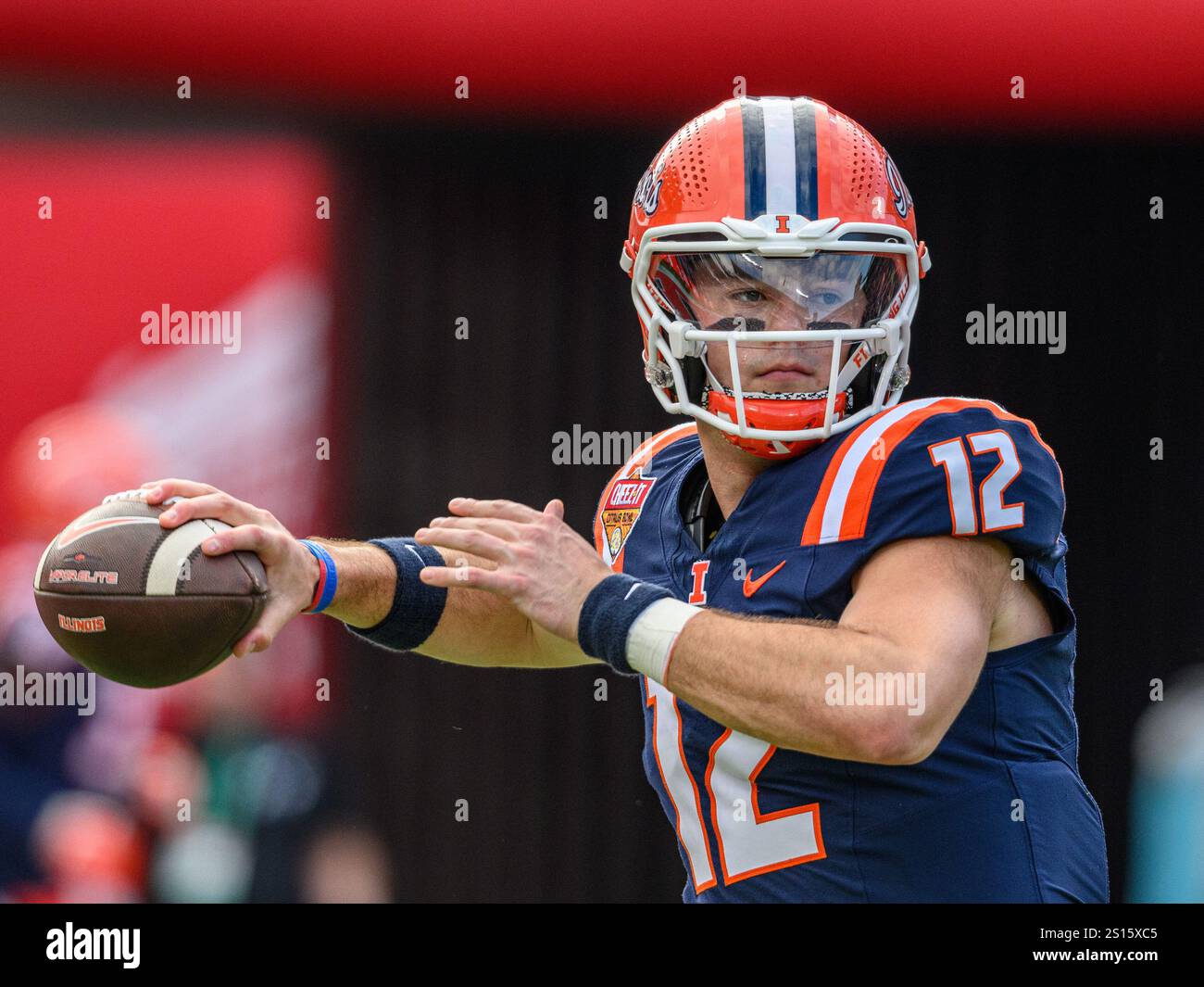Orlando, FL, USA. 31st Dec, 2024. Illinois Fighting Illini quarterback ...