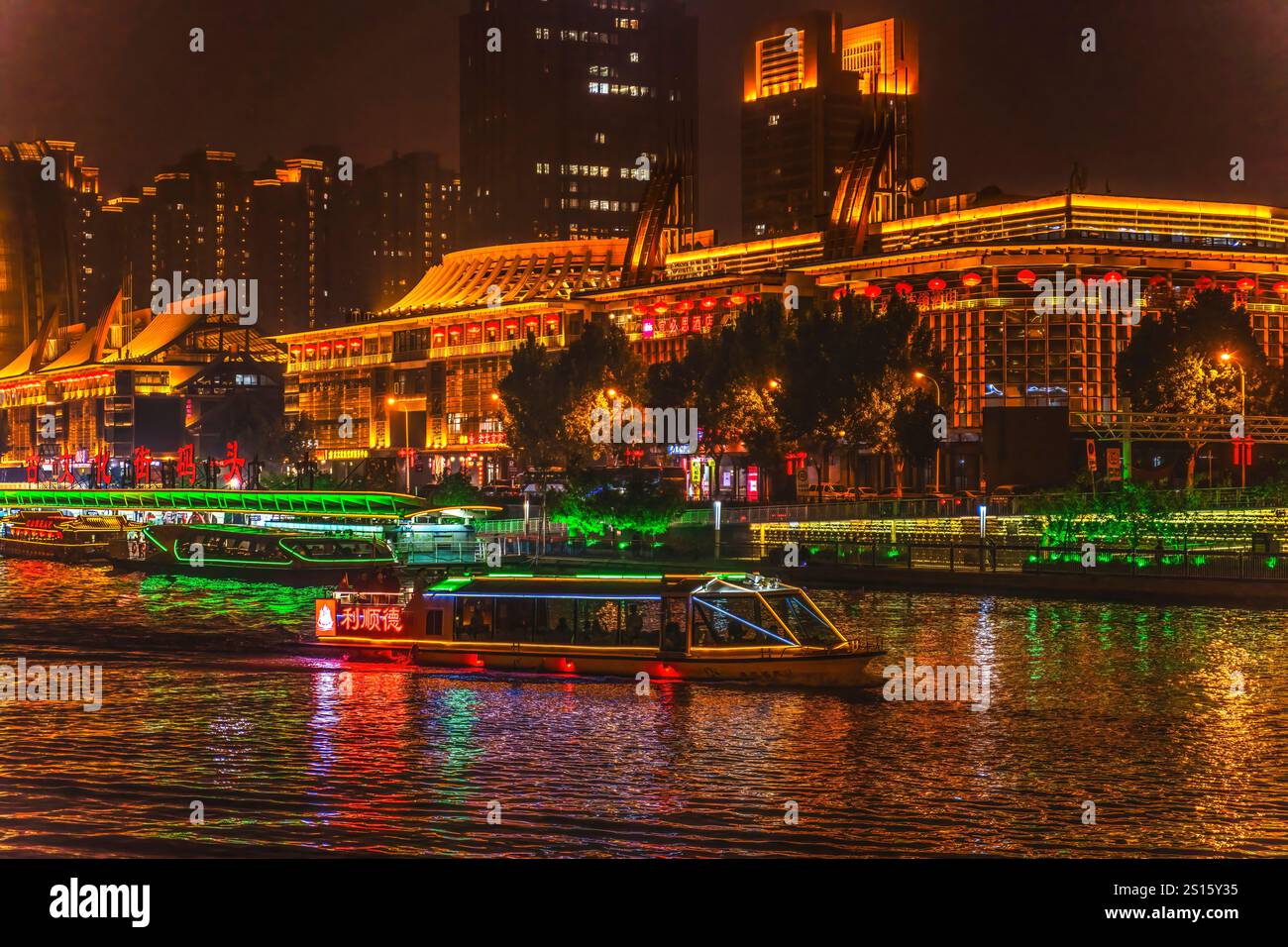 Colorful Cultural Street Temple Tourist Boat Night Illuminated Bridge ...