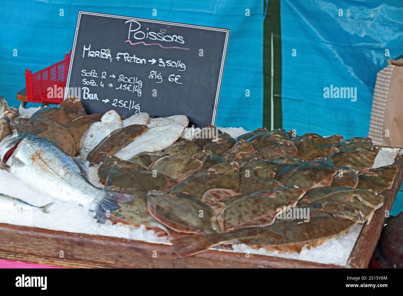 Fish, fresh from fishing boat, on sale on stall, Honfleur Stock Photo ...