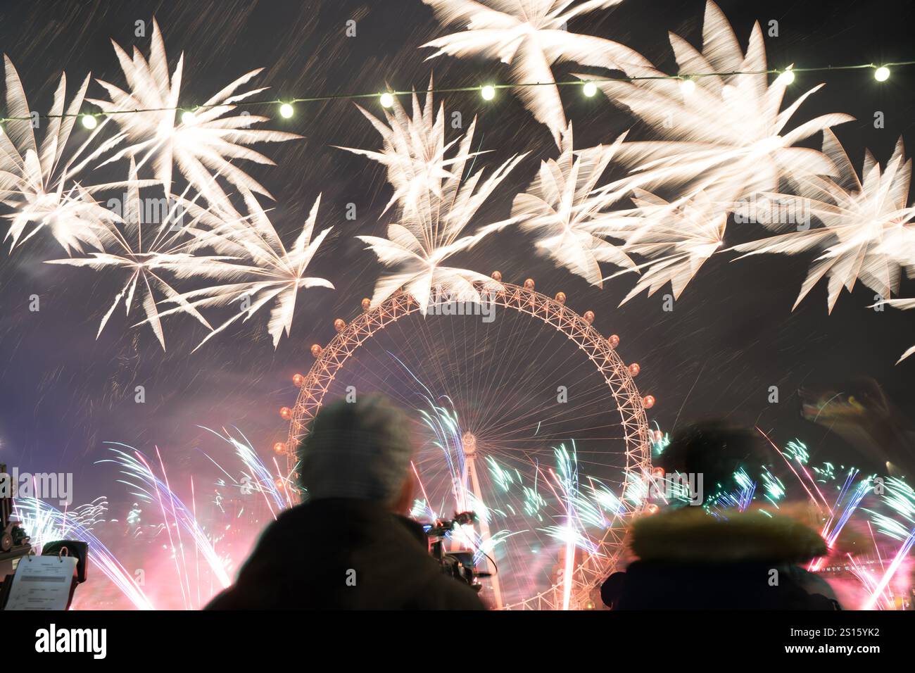 2025 fireworks hi-res stock photography and images - Alamy